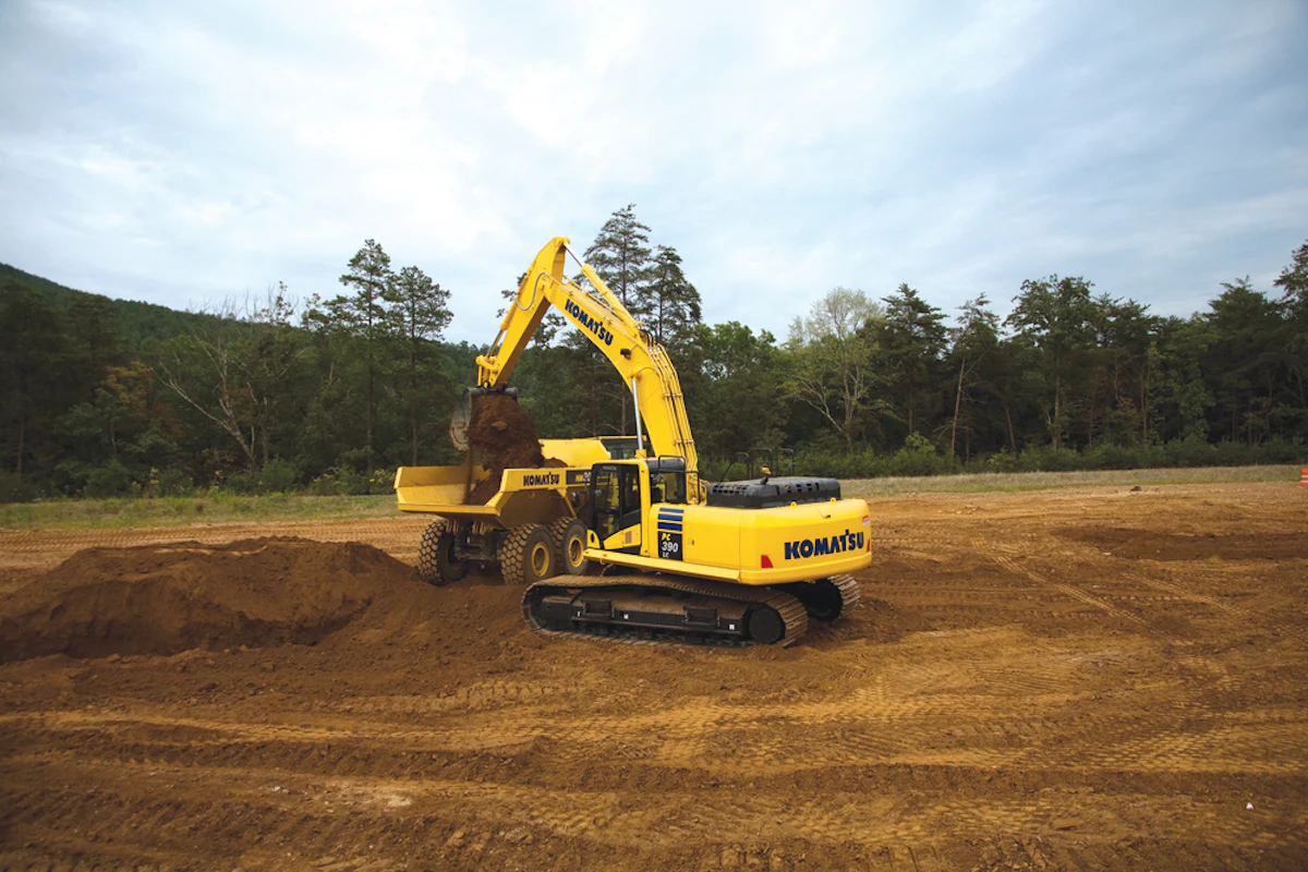 Komatsu America releases hydraulic excavator. | OEM Off-Highway