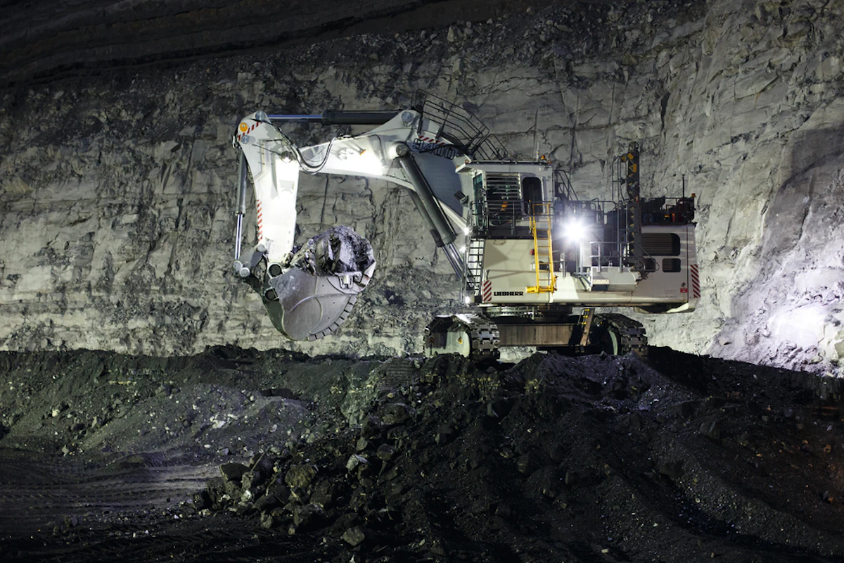 Liebherr Introduces R 9400 Mining Excavator | OEM Off-Highway
