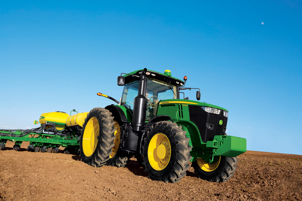 New John Deere 7R Tractors boost power, performance and control | OEM ...