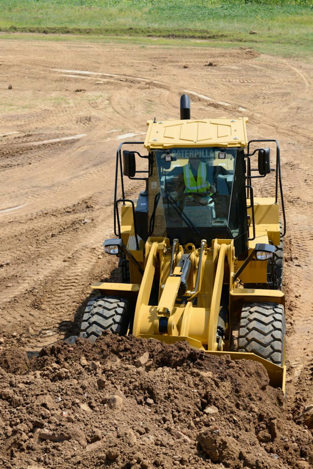 New Cat 950 GC wheel loader includes fuel-injection system designed for ...