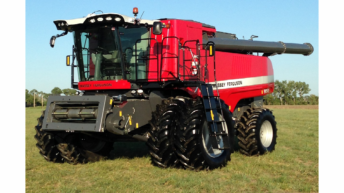 New AGCO Massey Ferguson 9505 and Gleaner S8 Super combines at Farm ...