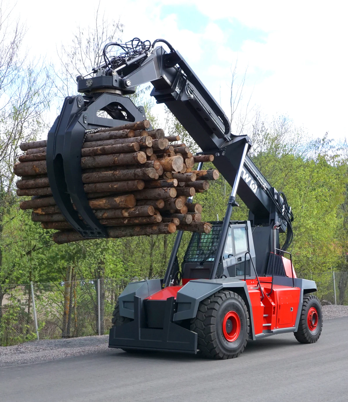 Volvo Penta Stage IV engines powering TW LogStackers with hybrid ...