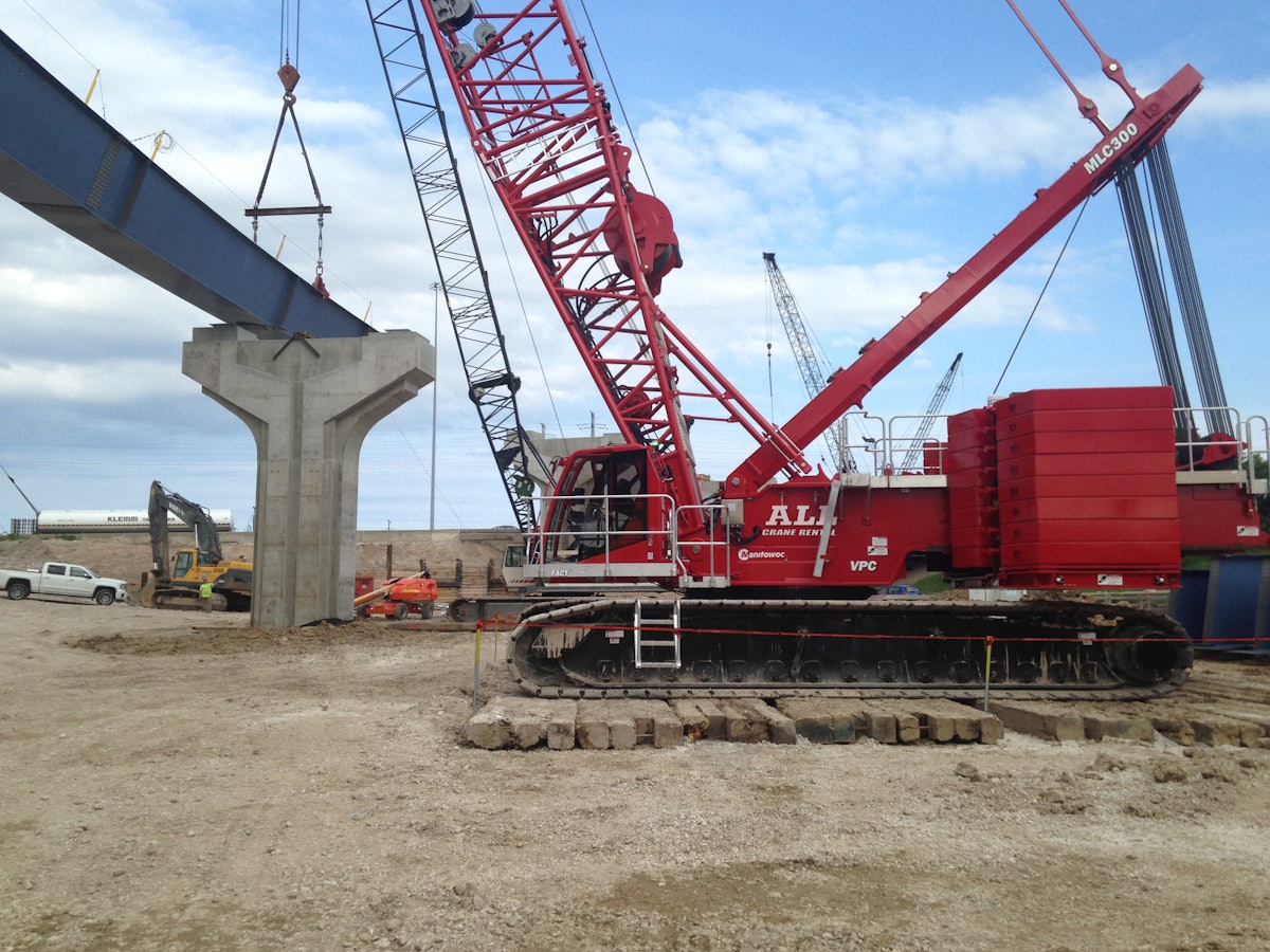 Manitowoc MLC300’s first project cuts costs on highway overhaul | OEM ...