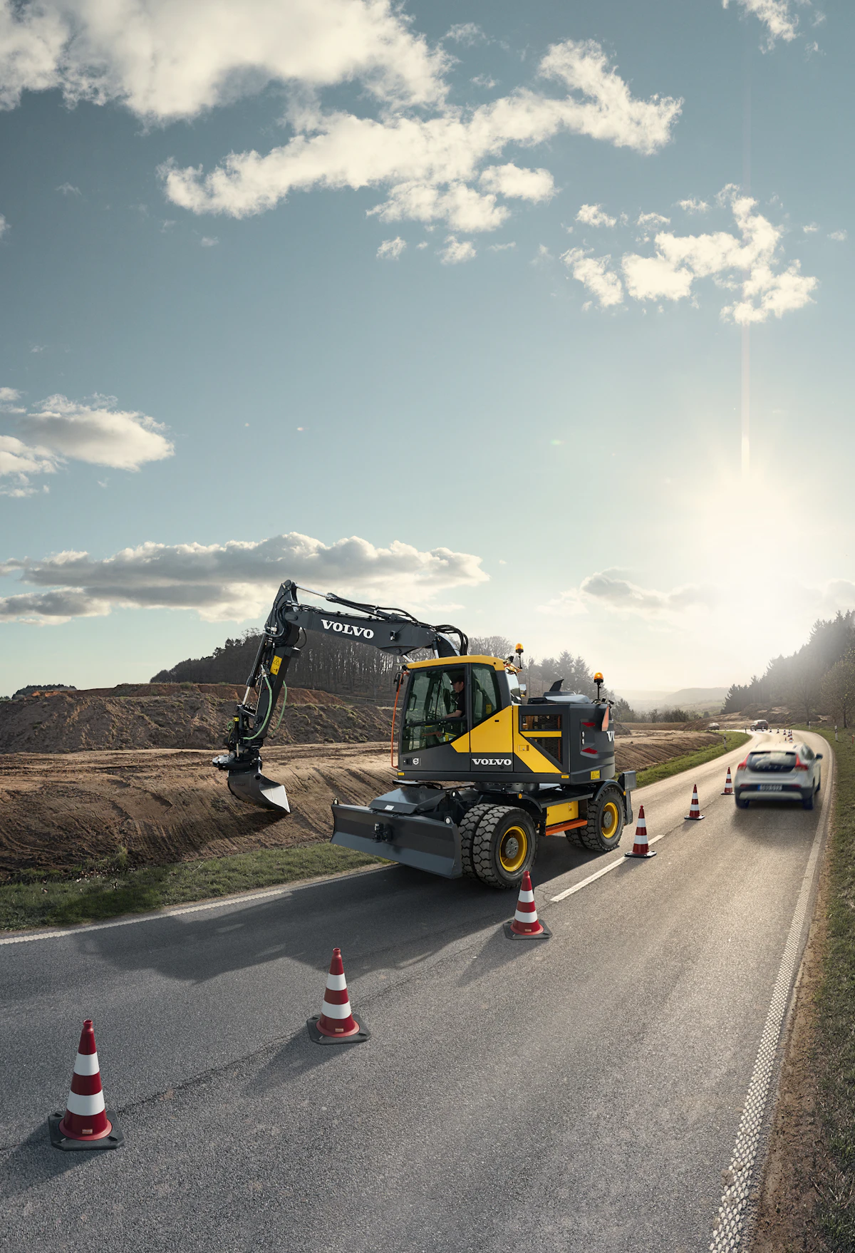 New Volvo EWR150E Offers Shortest Swing in a Stage IV Machine | OEM Off ...