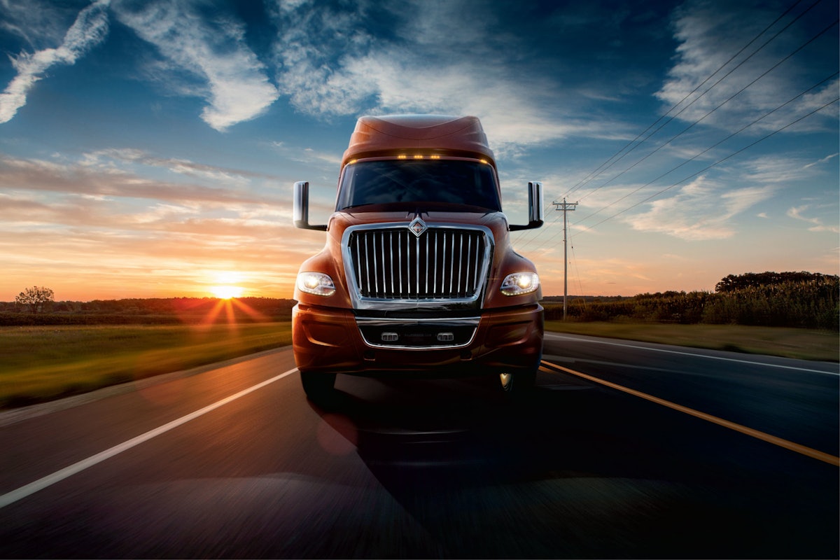 New International LT Series Features Aerodynamic, Operator Comfort ...