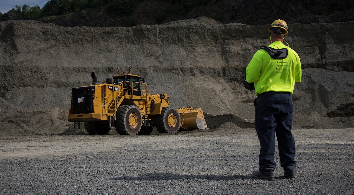 Caterpillar Adds Command for Loading Remote Control for Improved Safety ...