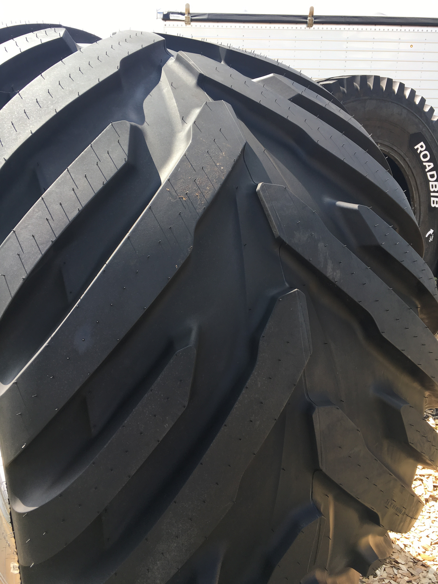 Ag tires for road travel, reduced soil compaction | OEM Off-Highway