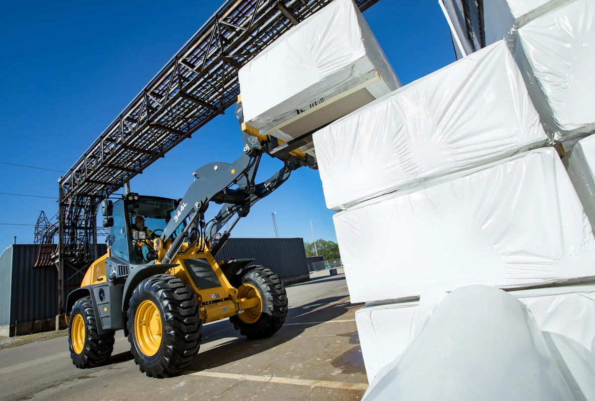 New John Deere 344L Compact Wheel Loader with Articulation Plus Helps ...