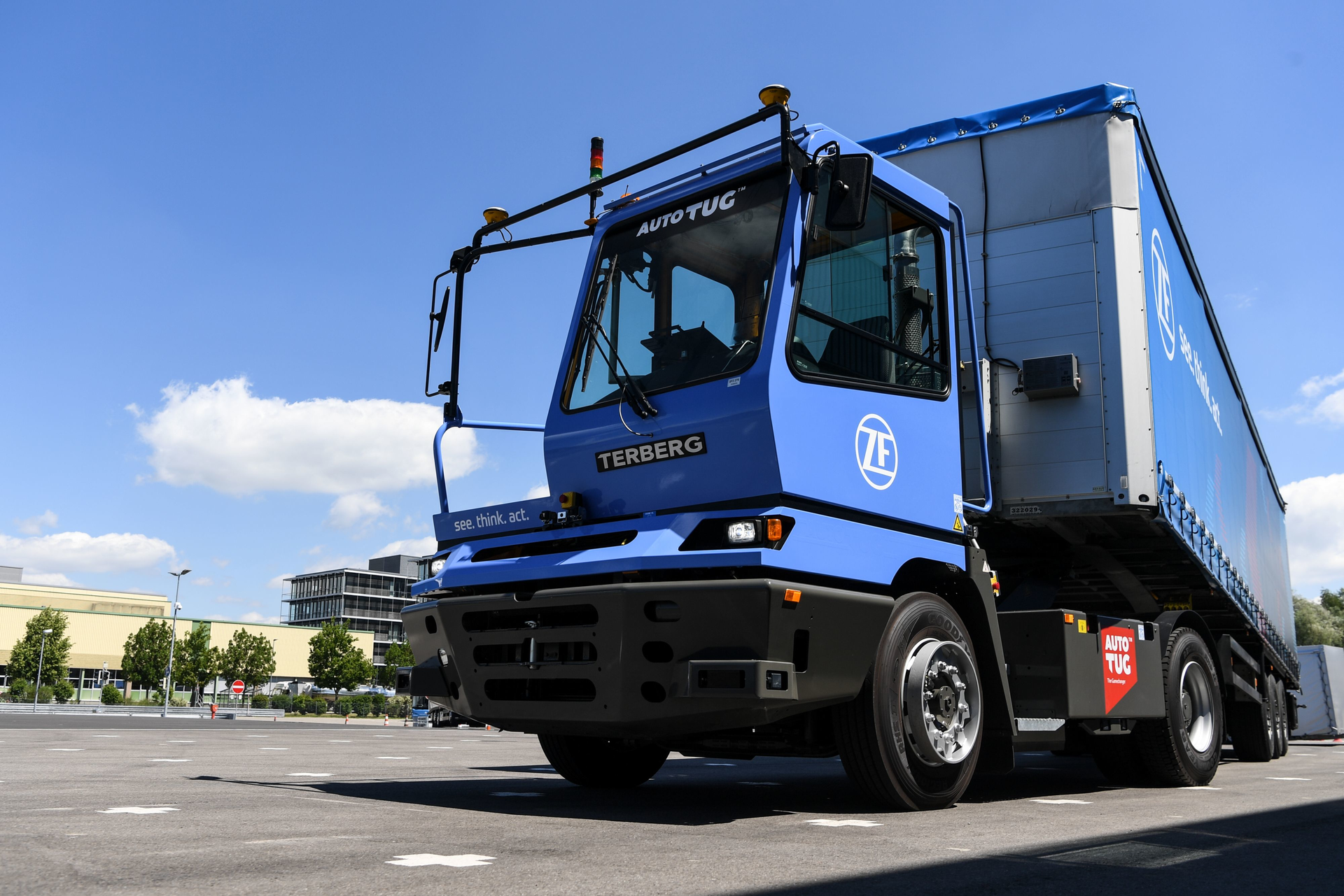 ZF Demonstrates Intelligent Logistics | OEM Off-Highway