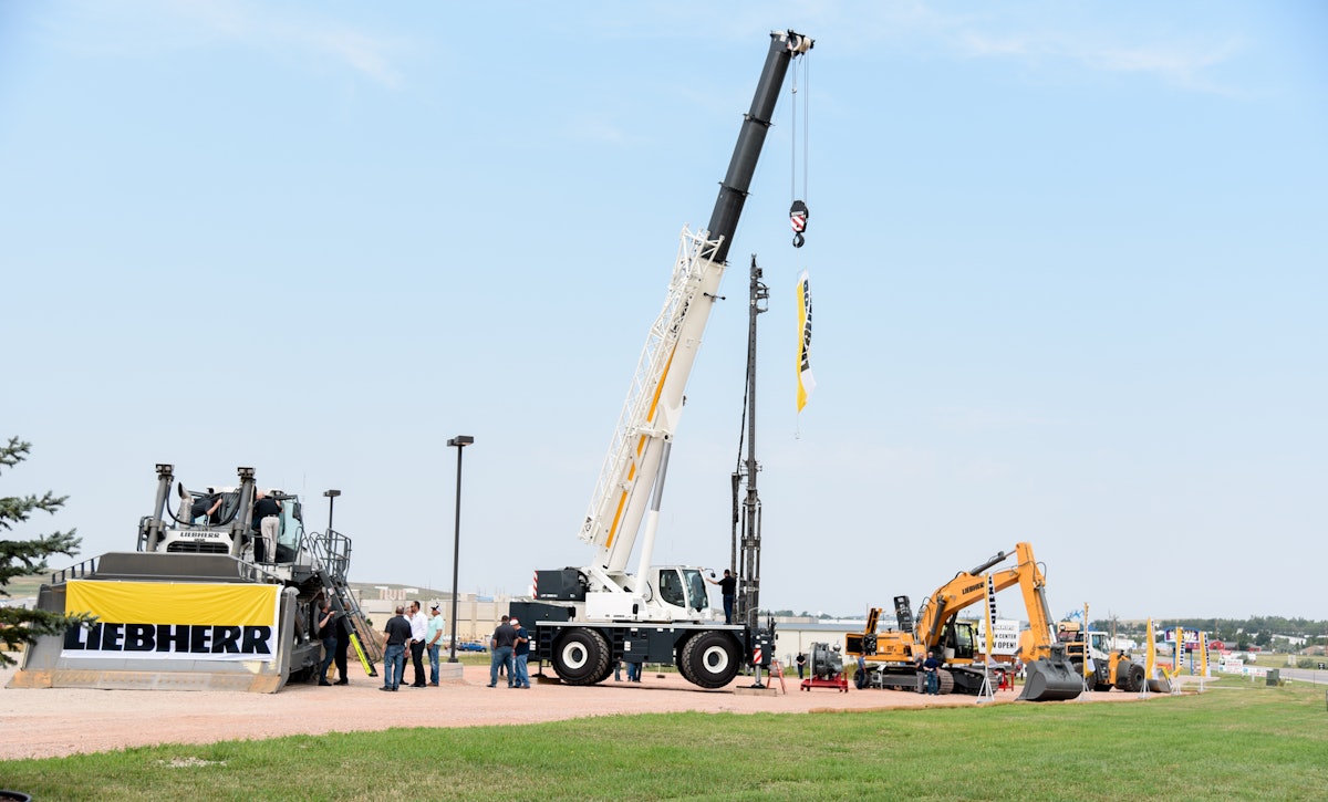 Liebherr Presents Array of Products at Open House in Wyoming | OEM Off ...