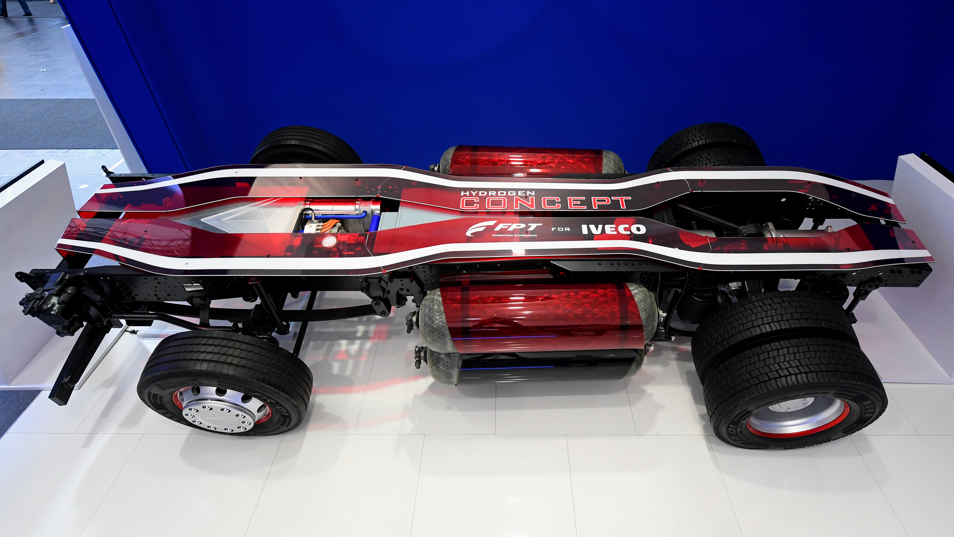 FPT Industrial Showcases Hydrogen Fuel Cell Powertrain Concept at IAA ...