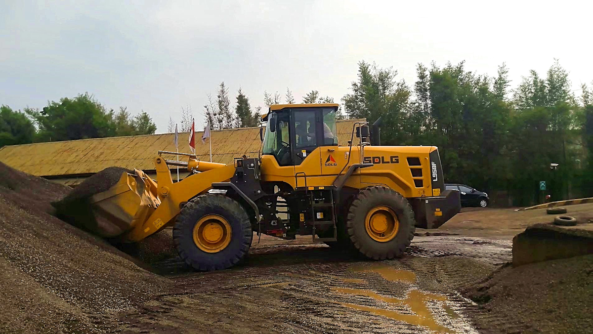 SDLG Wheel Loaders Keeping Steady Supply of Materials for Belt and Road ...