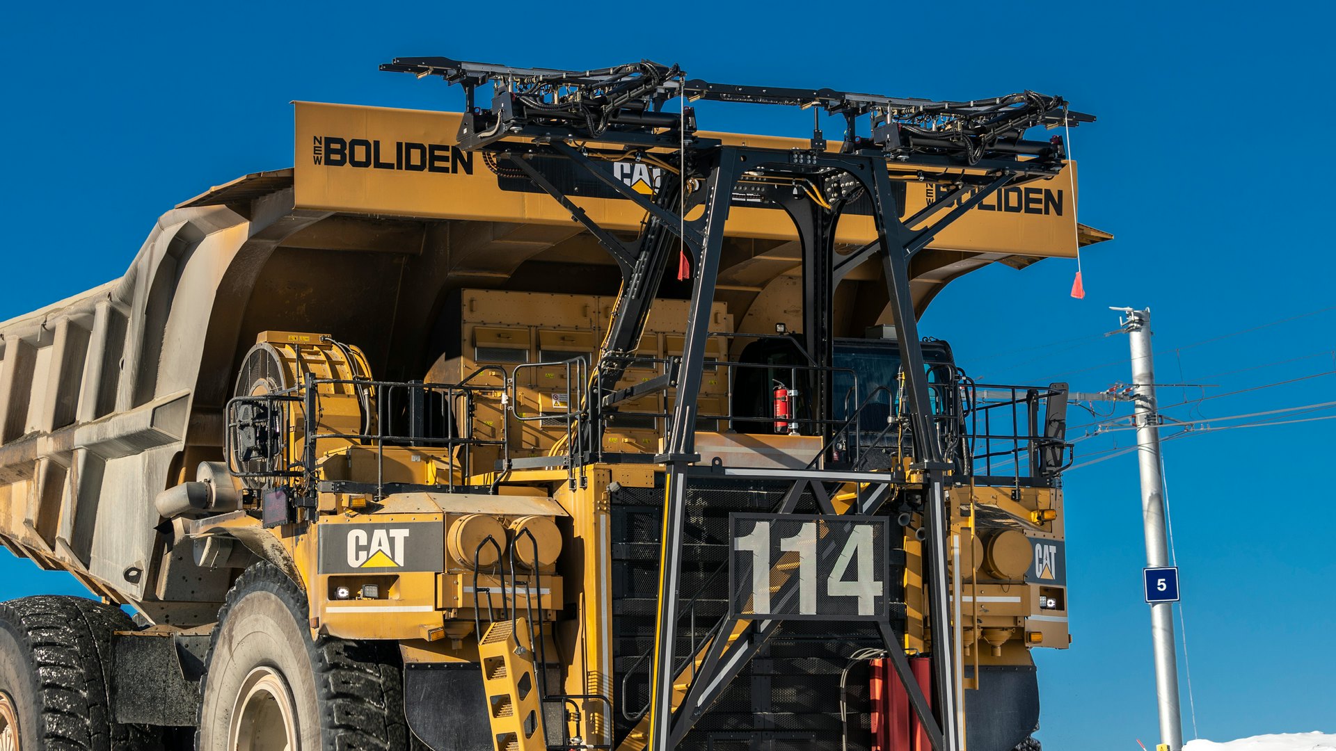 Caterpillar Introduces Trolley Assist System for Electric Caterpillar Introduces Trolley Assist System for Electric