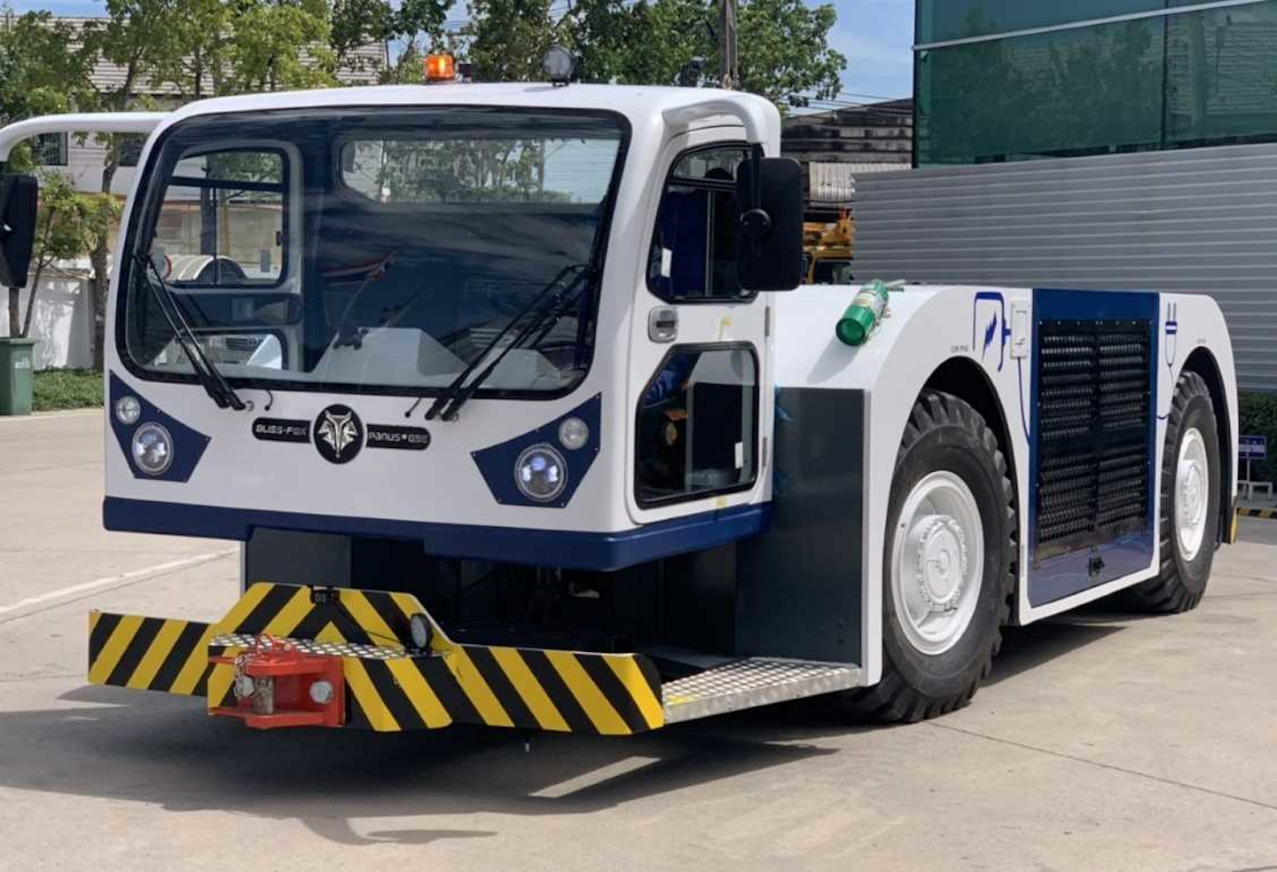 Fully-Electric Aircraft Pushback Tractor Undergoing Trials at Airport ...