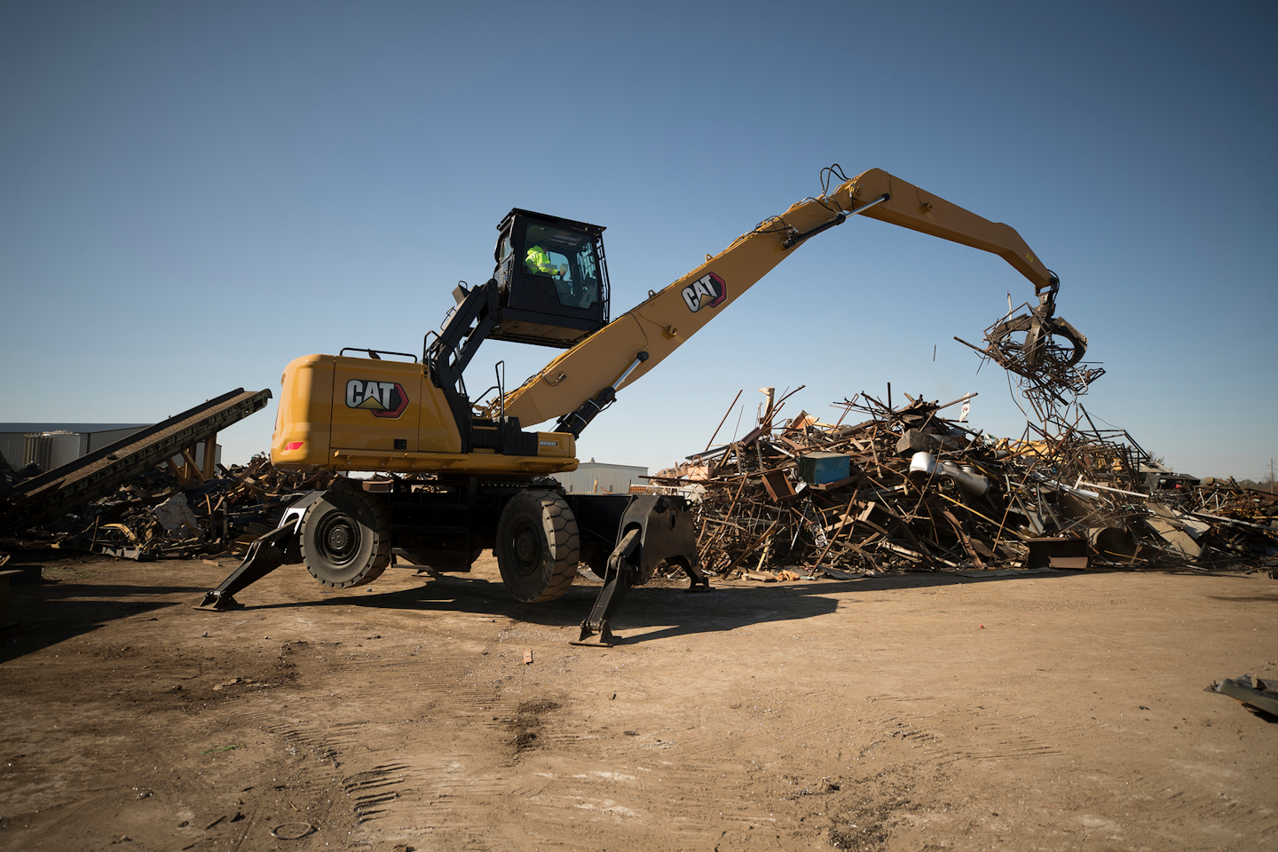 New Caterpillar Material Handler Designed with Productivity and ...