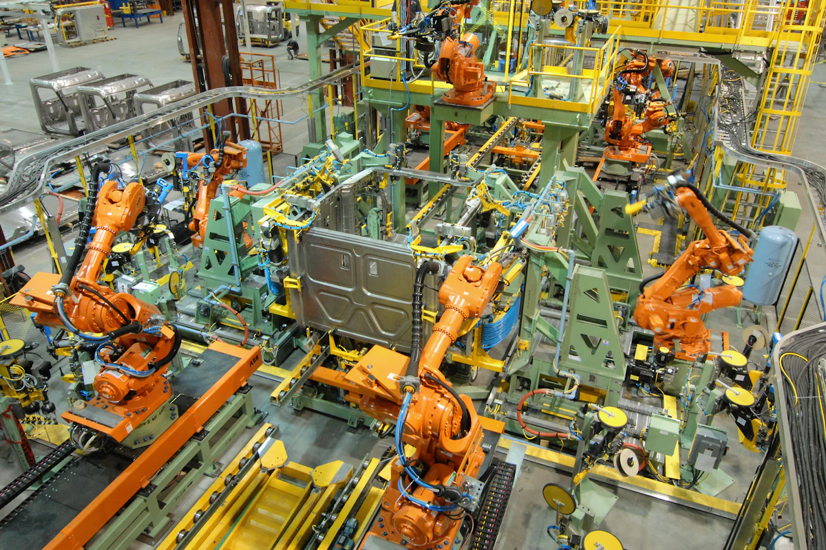 DTNA Resumes Production in Mexico, Restarting All Manufacturing ...