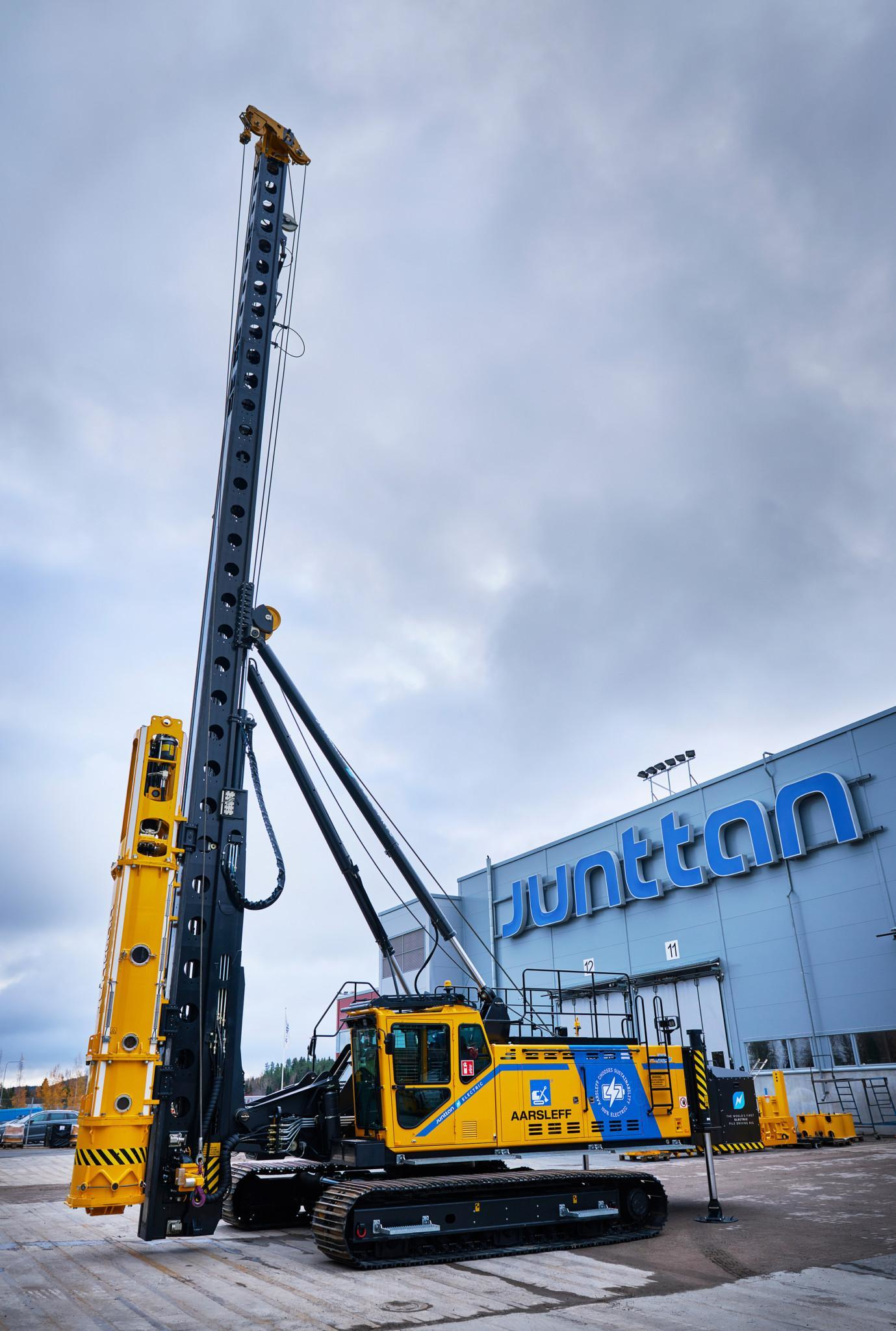 Danfoss Editron Electric Motor Helps Power World's First Fully-Electric ...