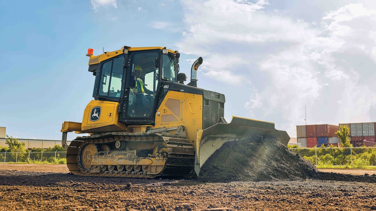 Deere, Leica Partner on Digital Construction | OEM Off-Highway